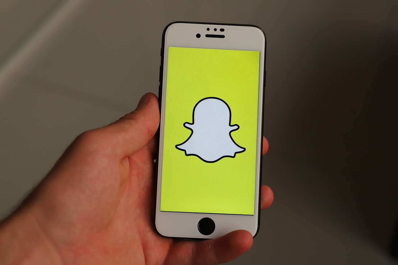 Can You Sign Into the Same Snapchat Account on Different Phones - Boostmeup
